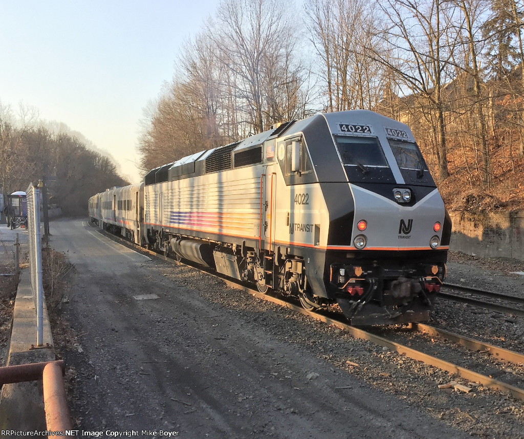 NJT 4022